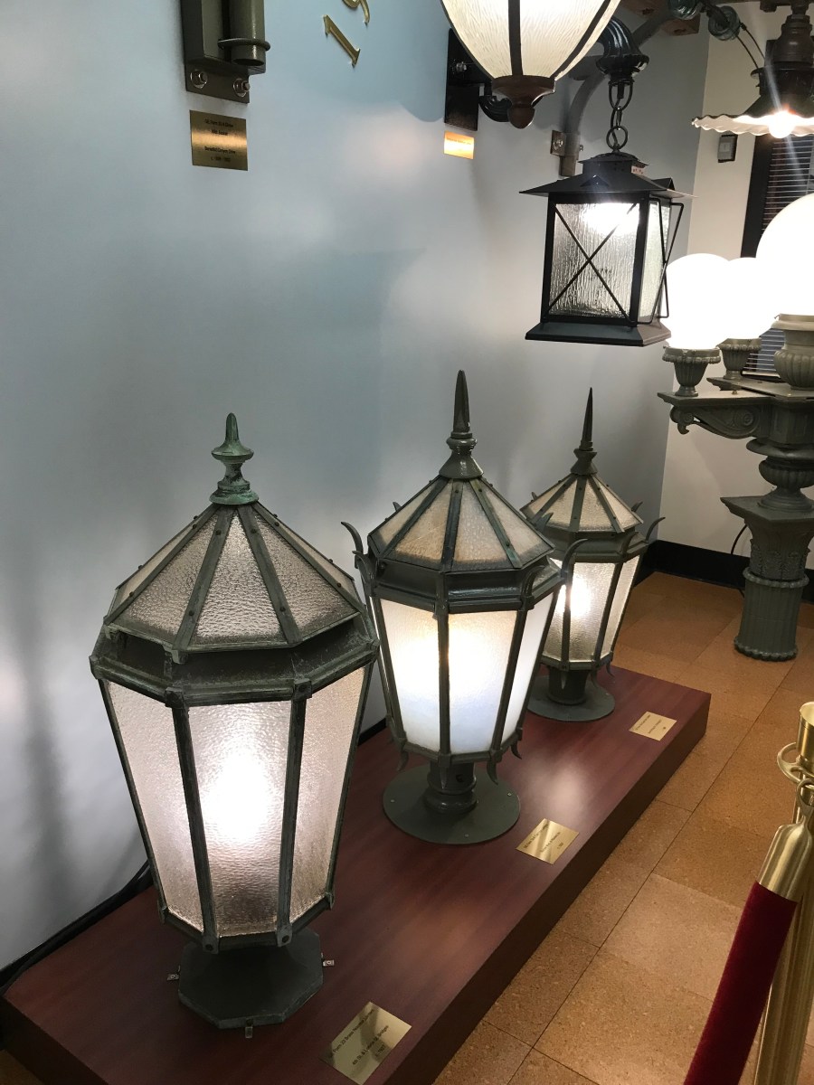 Artistry in an Office Building: the Streetlight Museum – Transiting Los ...