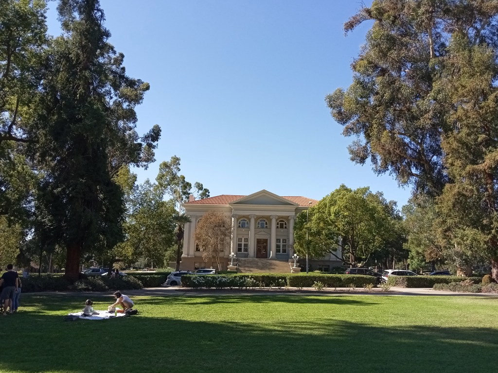 Walking Tour of Claremont – Transiting Los Angeles