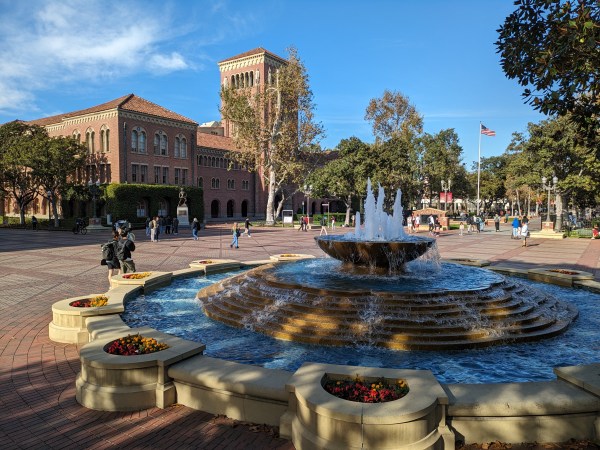 USC Walking Tour – Transiting Los Angeles